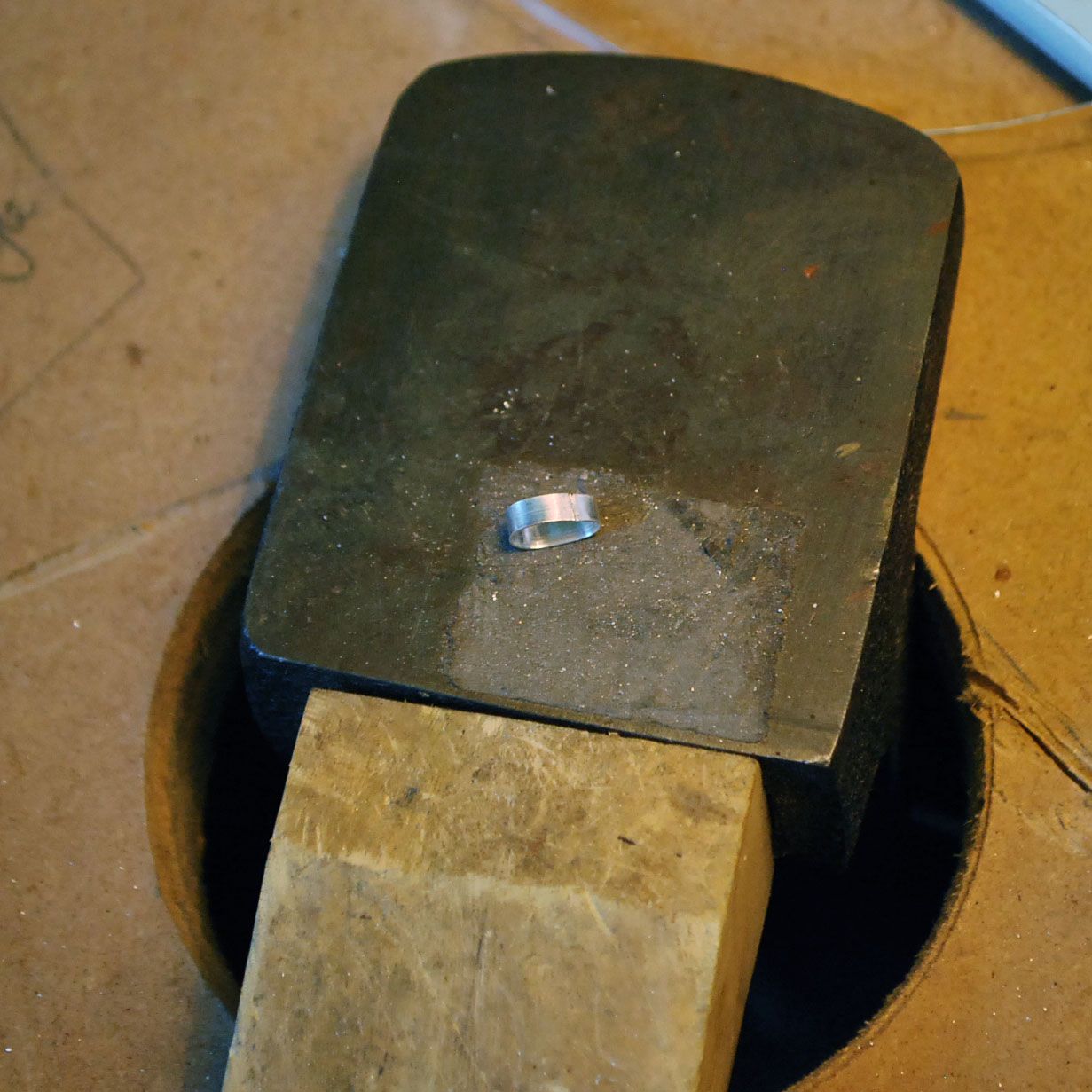 How To Bezel Set A Free Form Cabochon | Kernowcraft