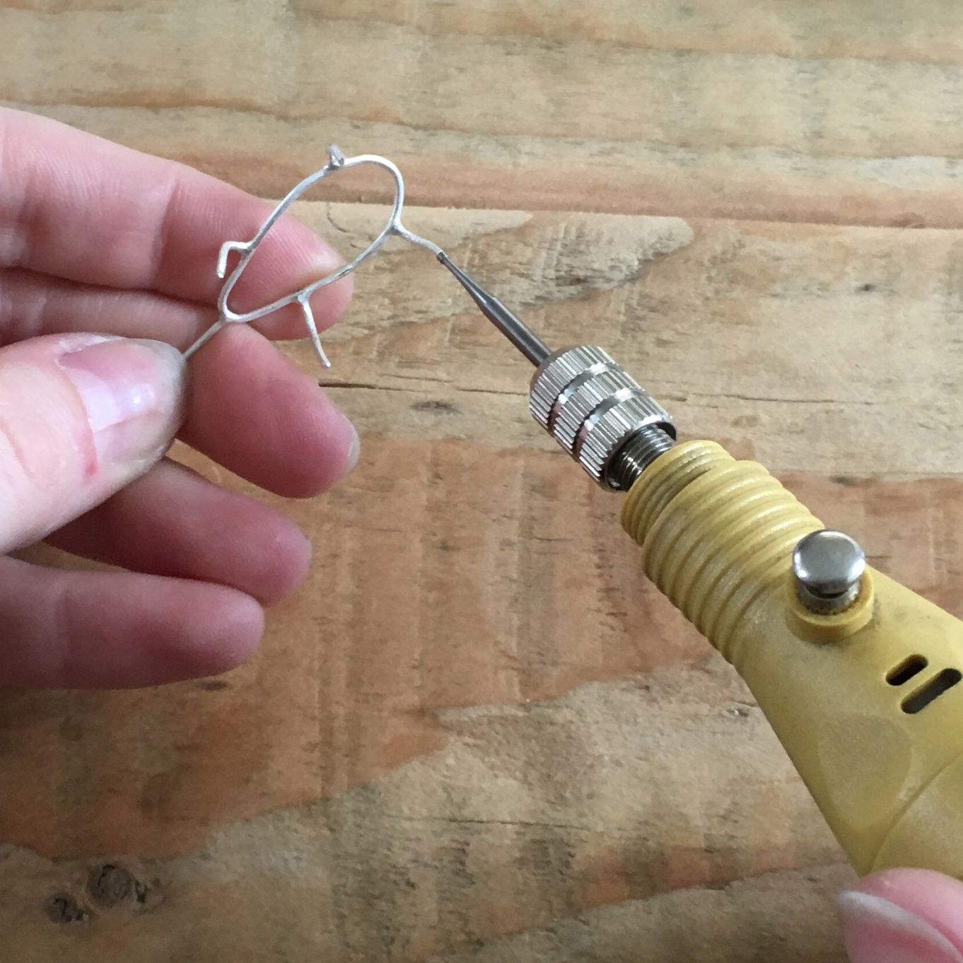 How To Make A Prong/Claw Setting For Irregular Shapes Stones