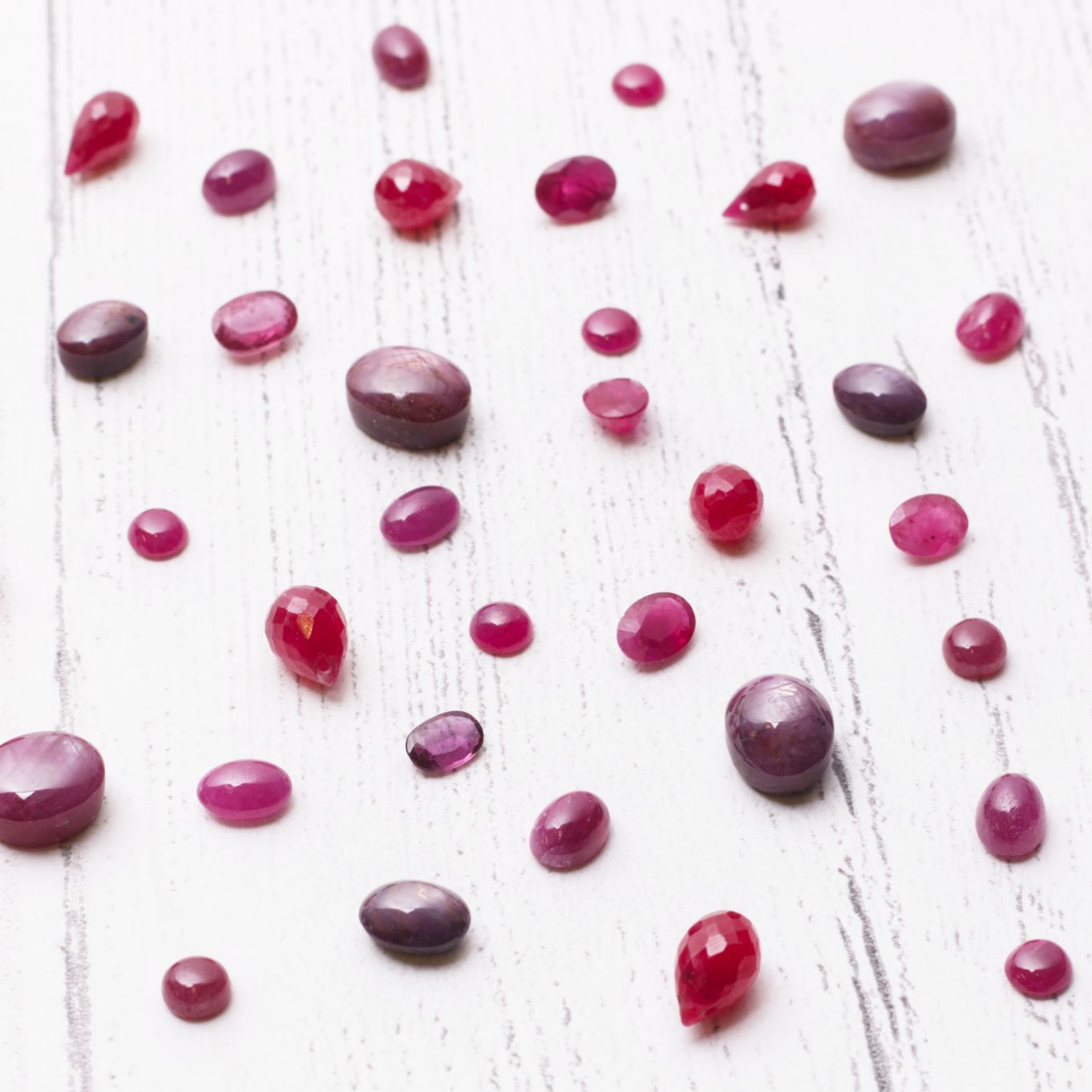 Trending Magenta Gemstones & Jewellery Designs