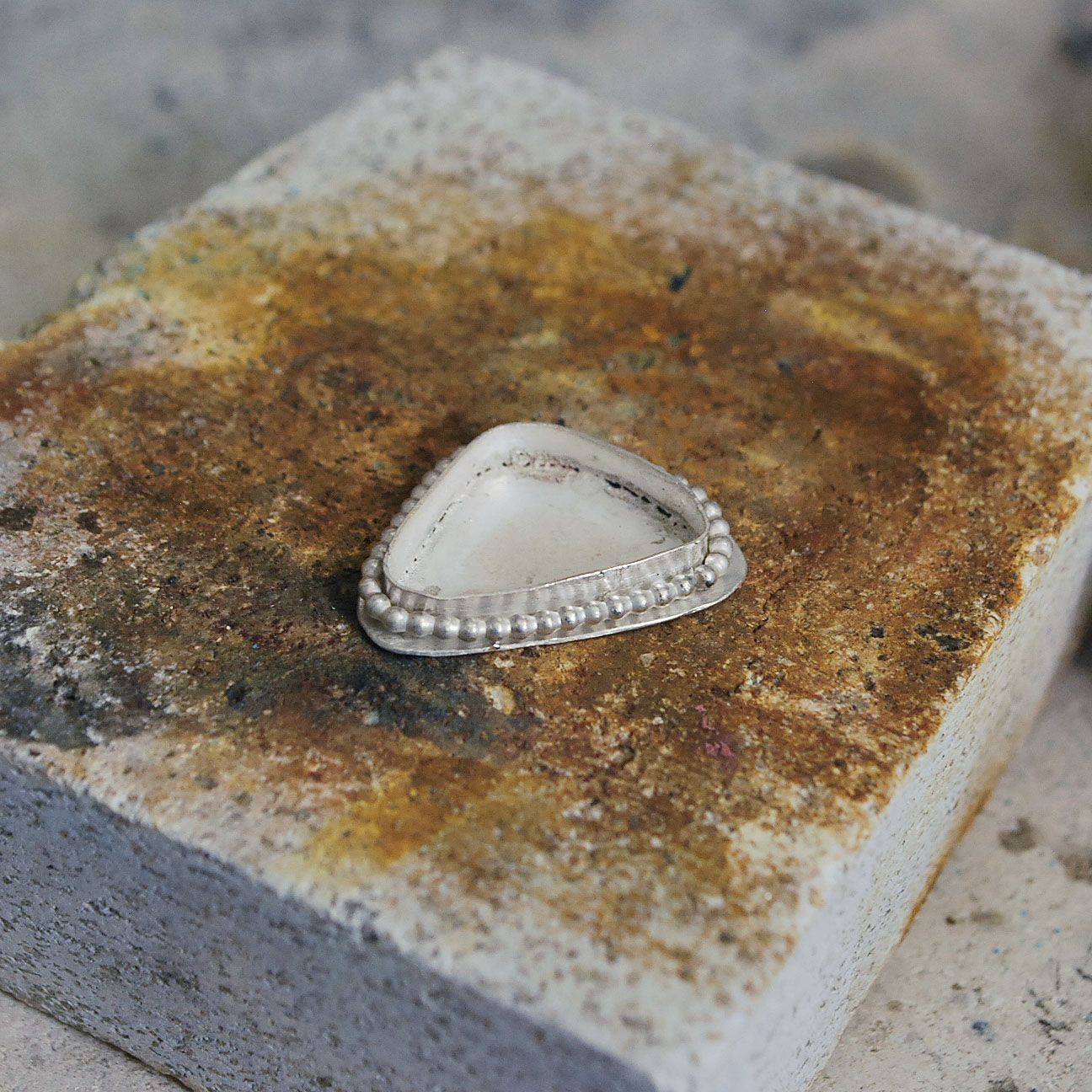 How To Make A Decorative Ring Setting